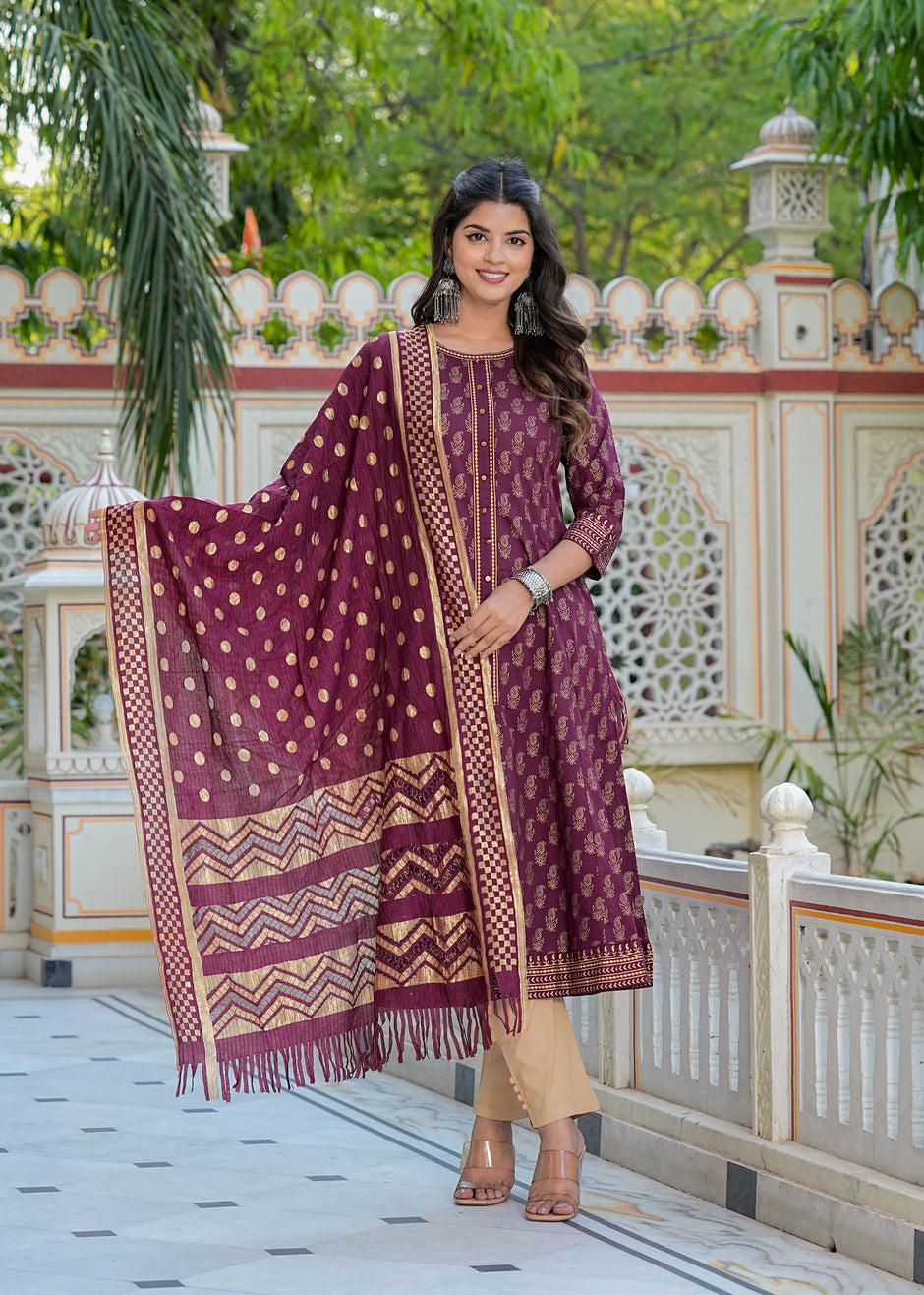 Explore Exquisite Anarkali Kurtas and Kurtis Online at Yash Gallery